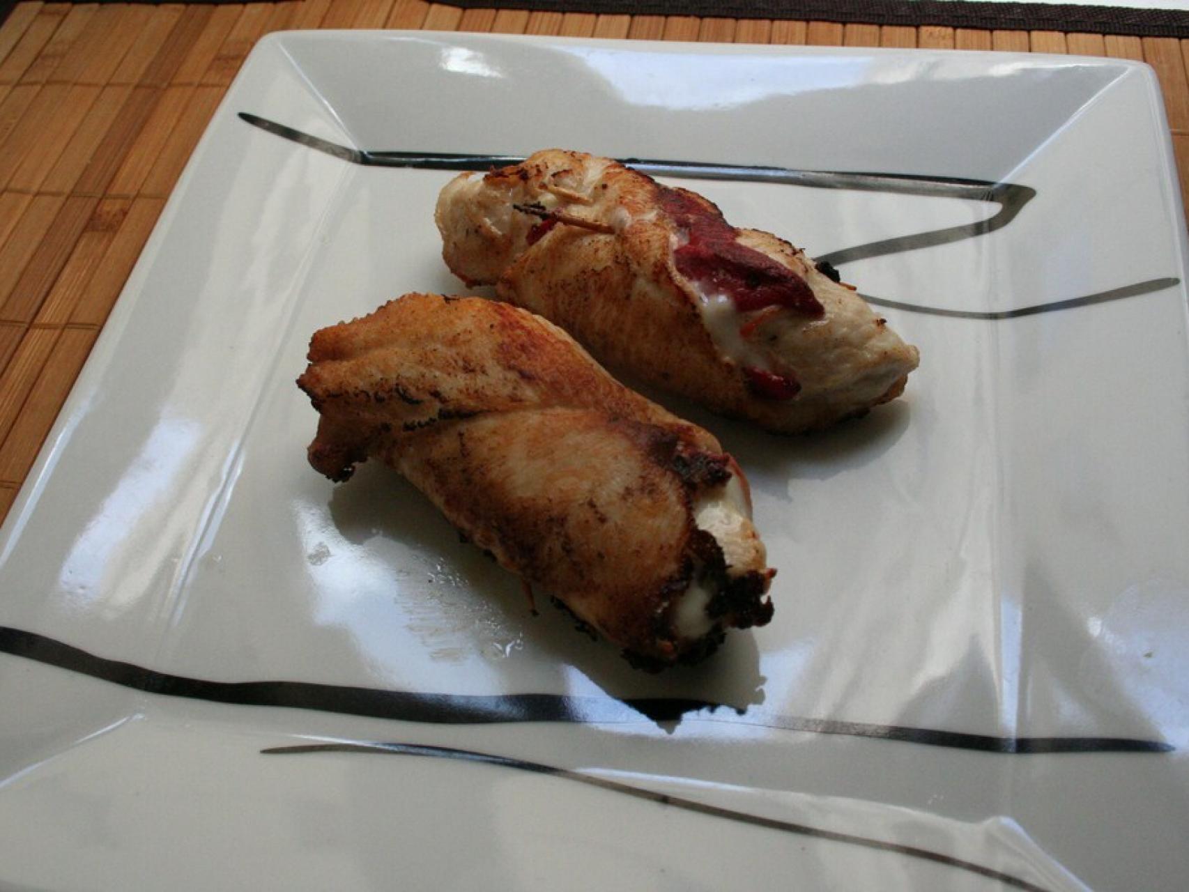 Receta de Rollos de pollo rellenos de pimiento y queso