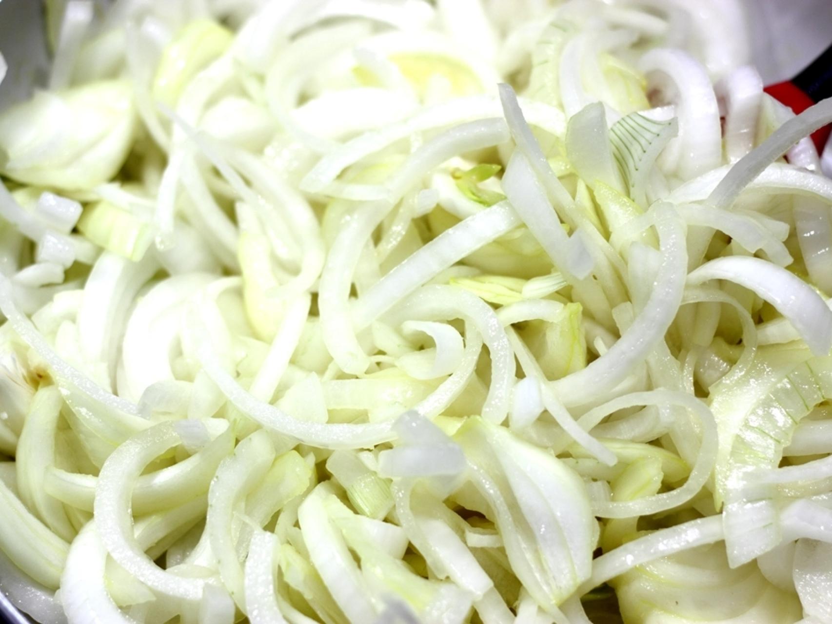 Truco para pochar y caramelizar verduras más rápido