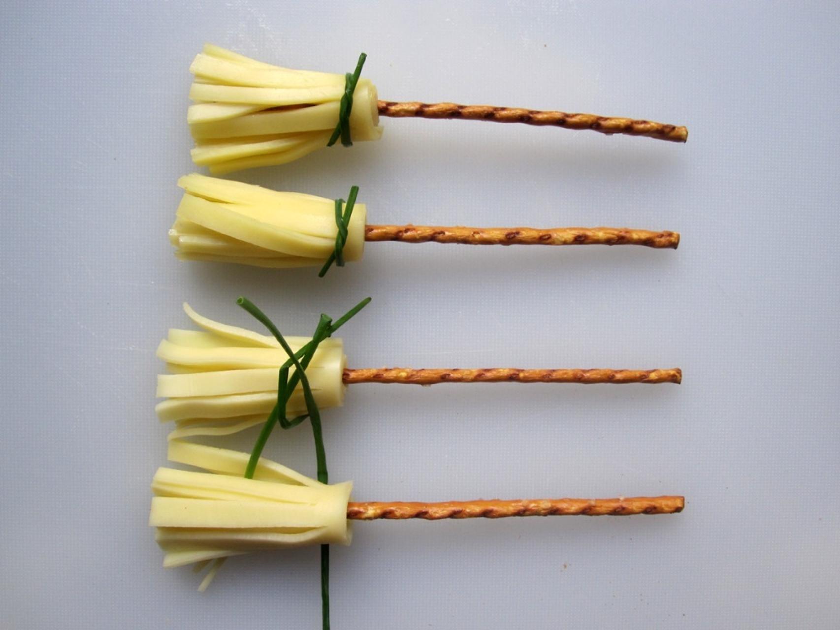 Escobas de bruja saladas y dulces, receta de Halloween