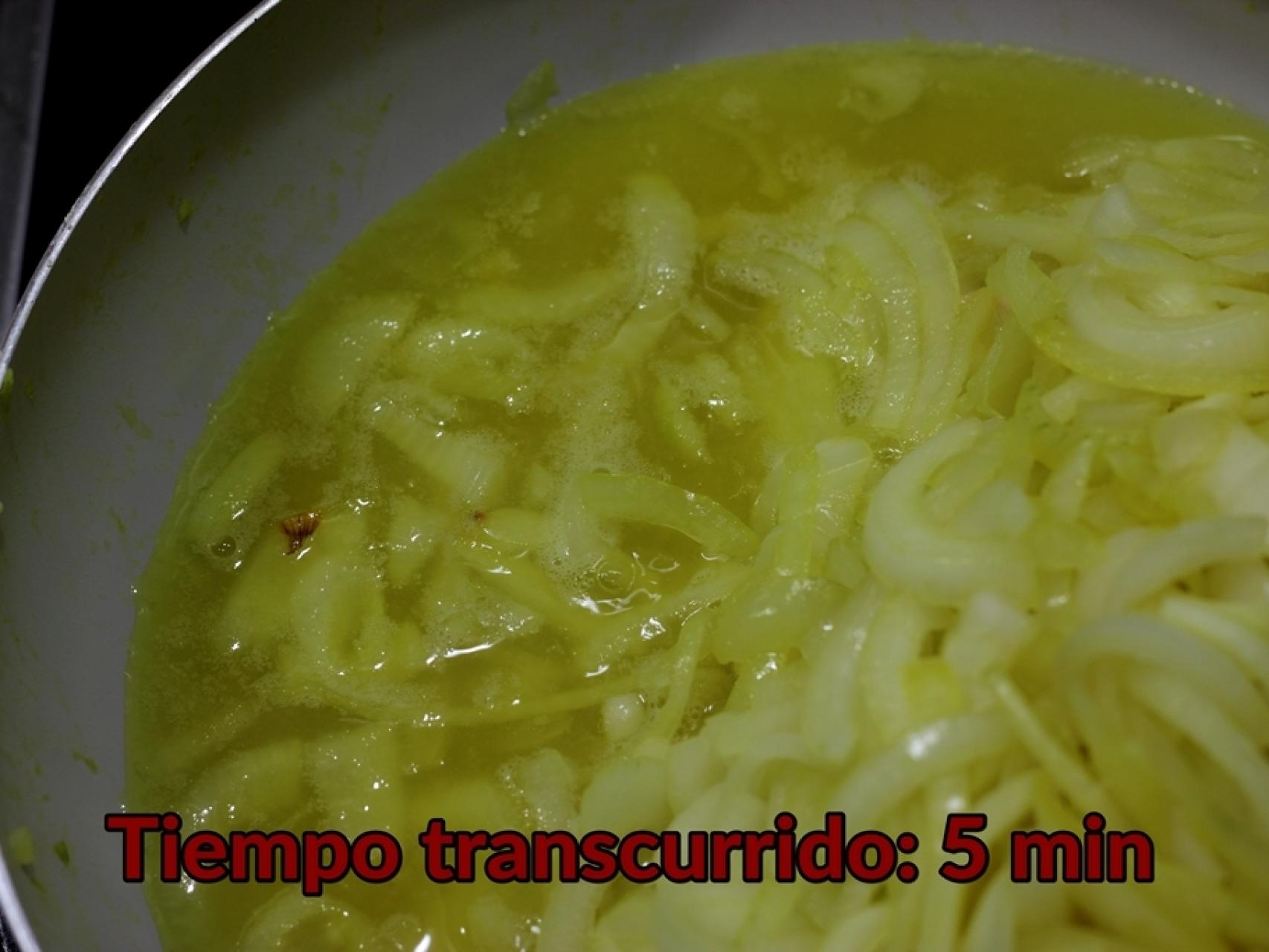 Truco para pochar y caramelizar verduras más rápido