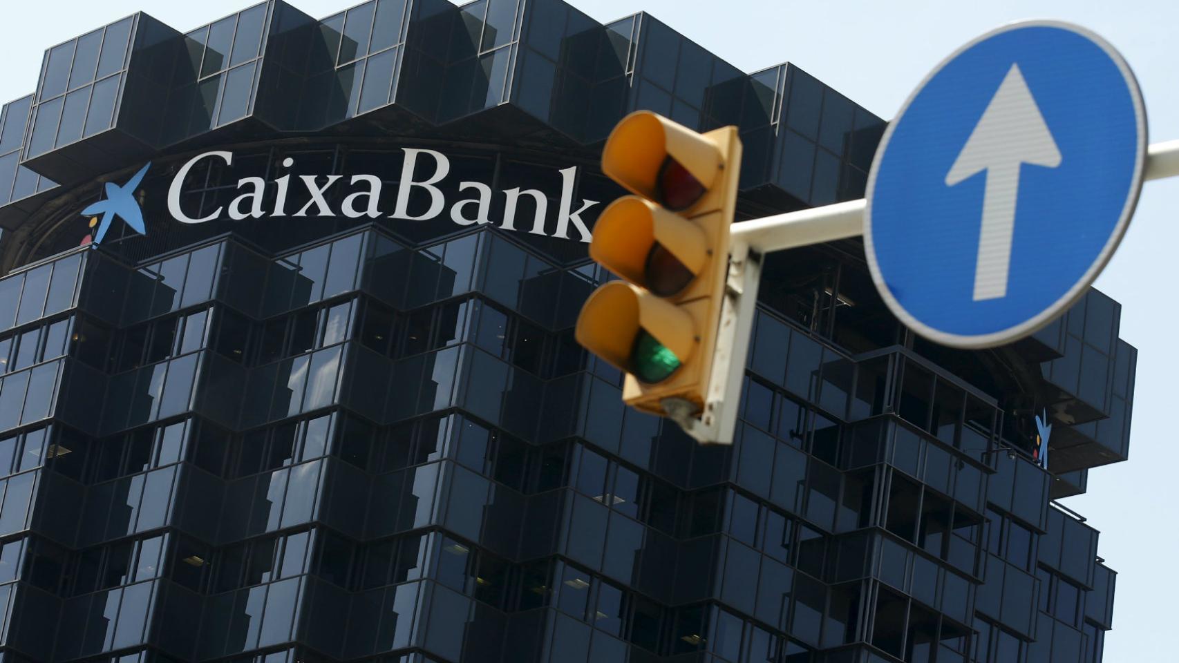 Los accionistas de BPI aceptan las condiciones que fijó CaixaBank para ...