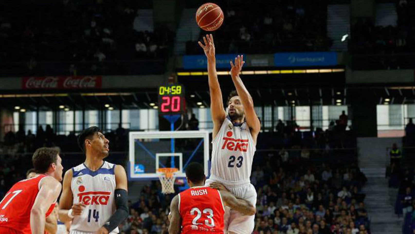 El Real Madrid gana cuando supera la decena de triples