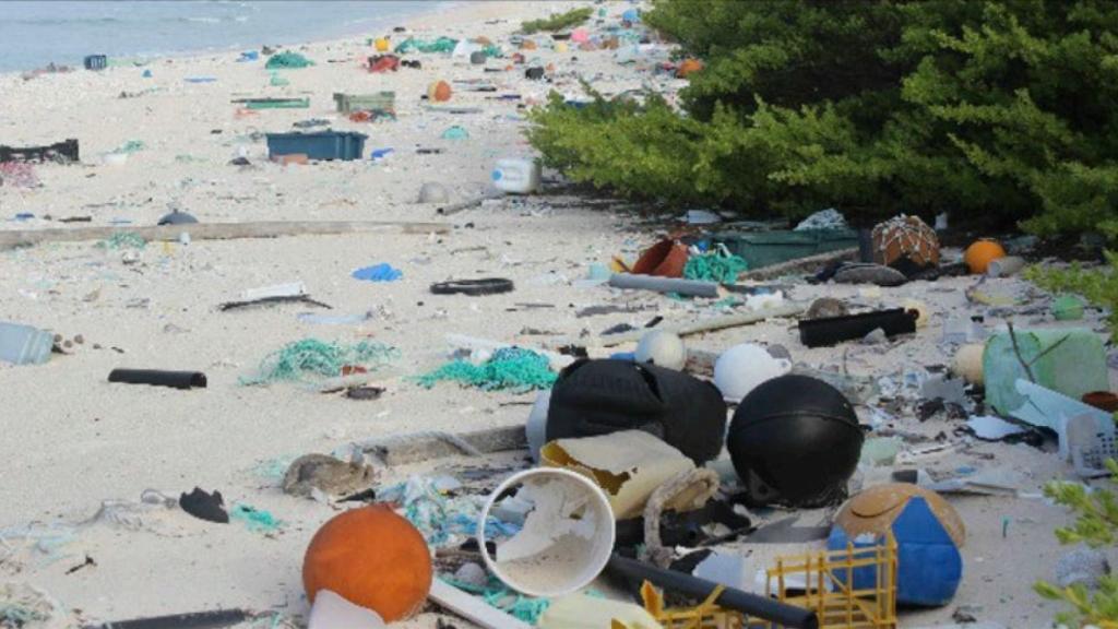 El misterio de la basura española encontrada a 14.000 kilómetros en una ...