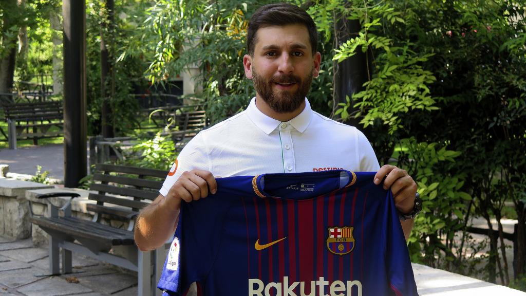 Así es el doble iraní de Messi que visitará España en septiembre