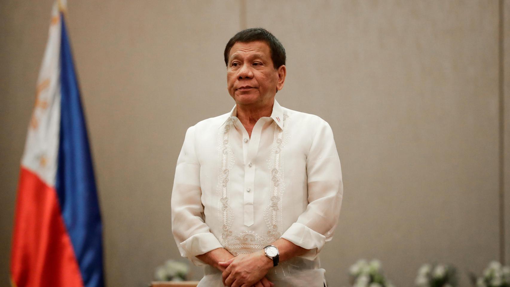 El presidente filipino visita a las tropas que combaten para liberar Marawi
