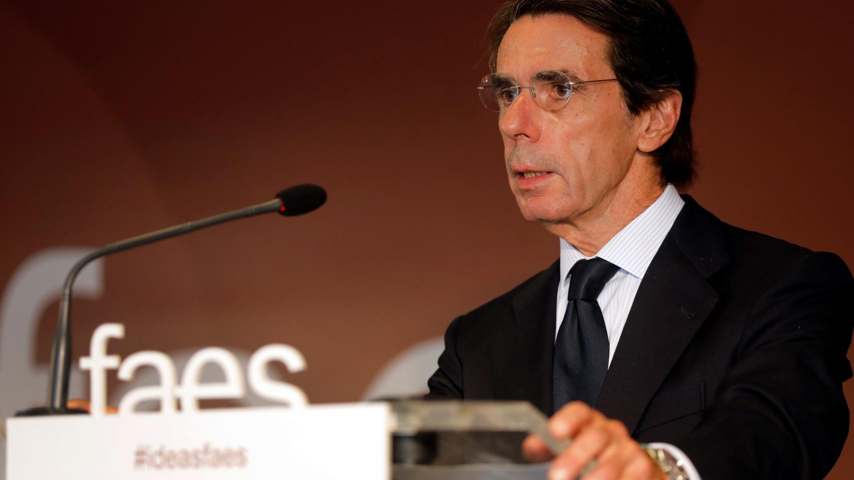 Aznar 'responde' al "buen momento" de Rajoy: "Dos mandatos son suficientes"