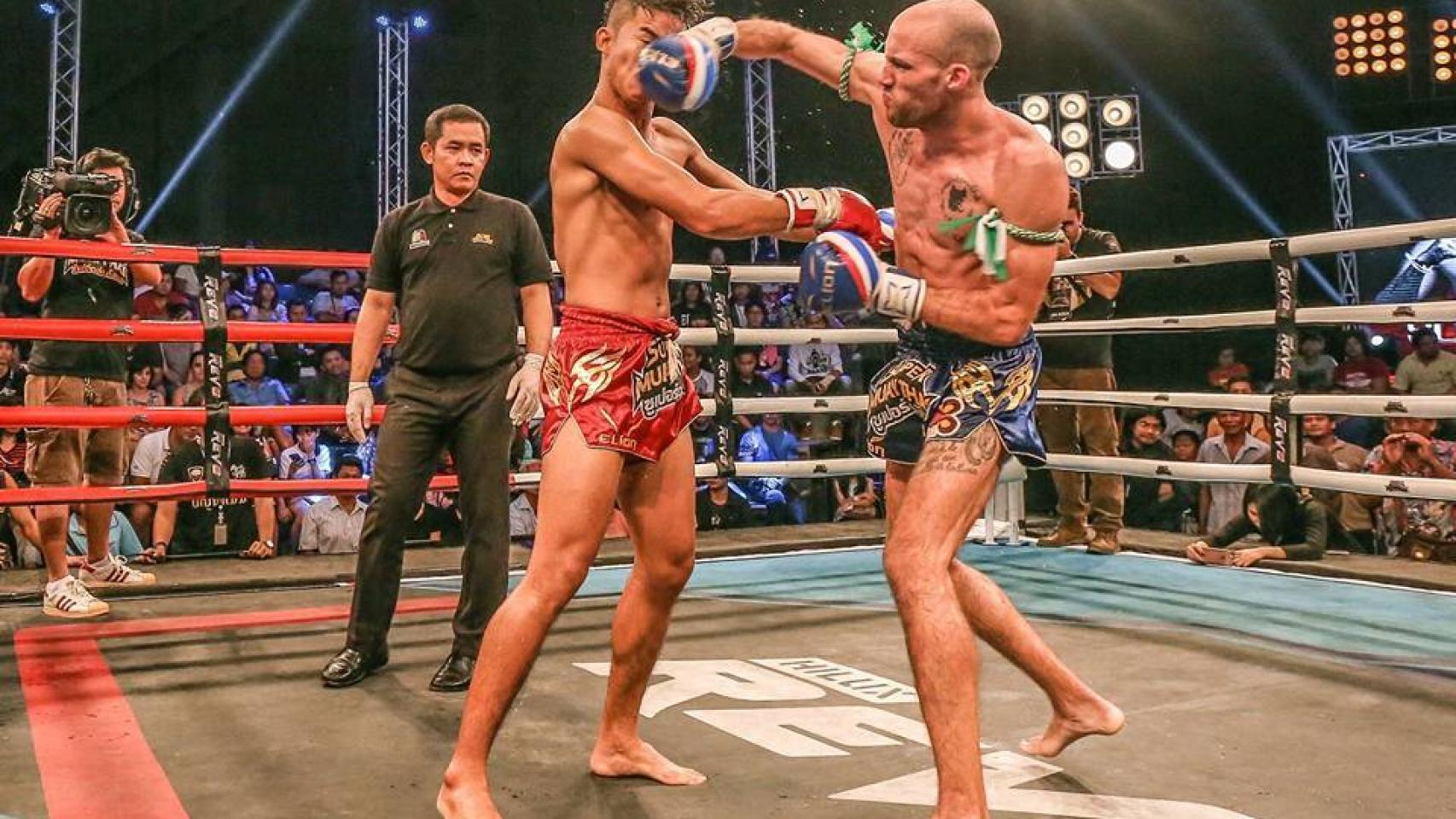 Carlos Coello, en imágenes el campeón de Muay Thai español
