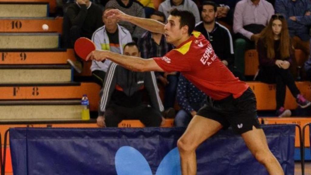 Álvaro Robles, primer español en lograr medalla en los Mundiales de tenis de mesa