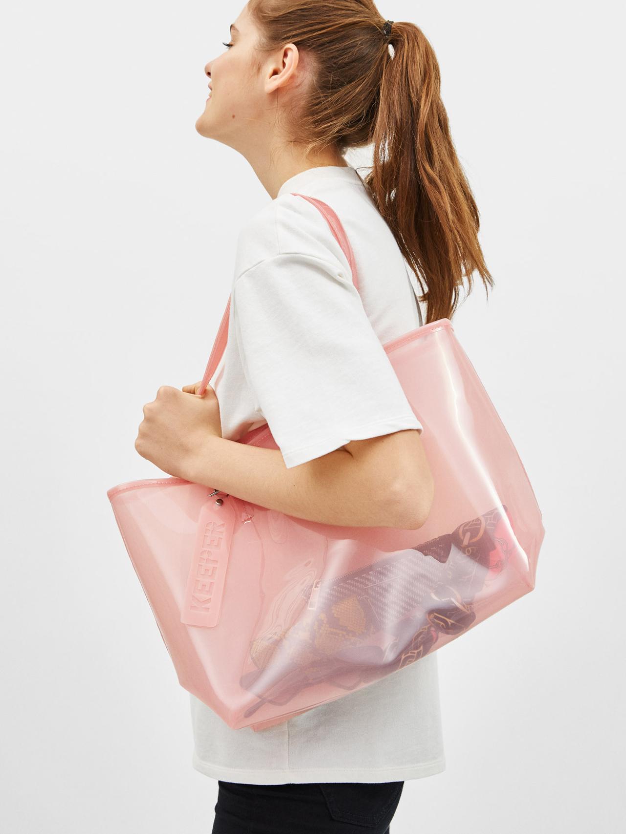 El bolso transparente: la tendencia estrella de este verano El bolso transparente: la tendencia estrella de este verano