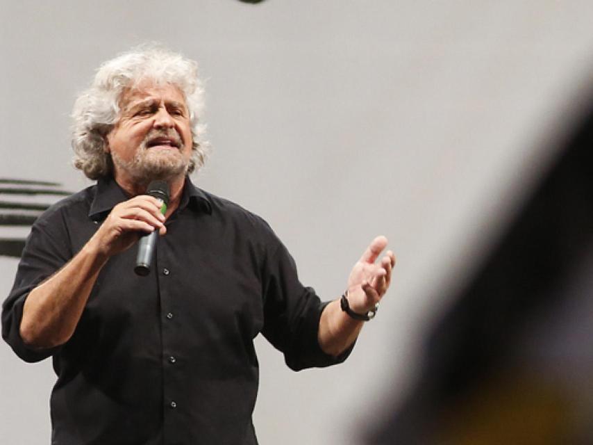 Grillo, de nuevo en escena para salvar al Movimiento 5 Estrellas