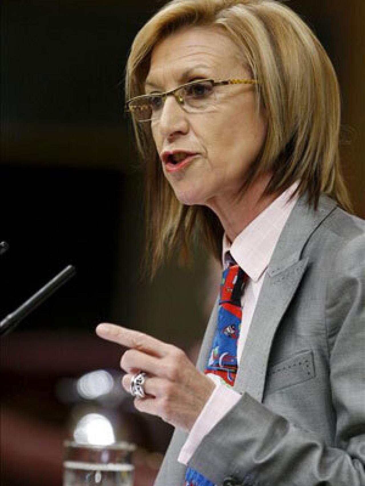 El disfraz sorpresa de Rosa Díez: su extraño 'look' para apoyar a Pablo ...