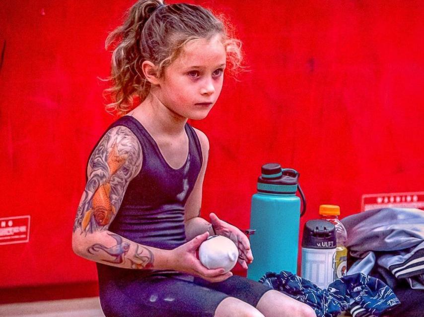 Rory van Ulft, la niña de 7 años capaz de levantar 80 kg, reabre el ...