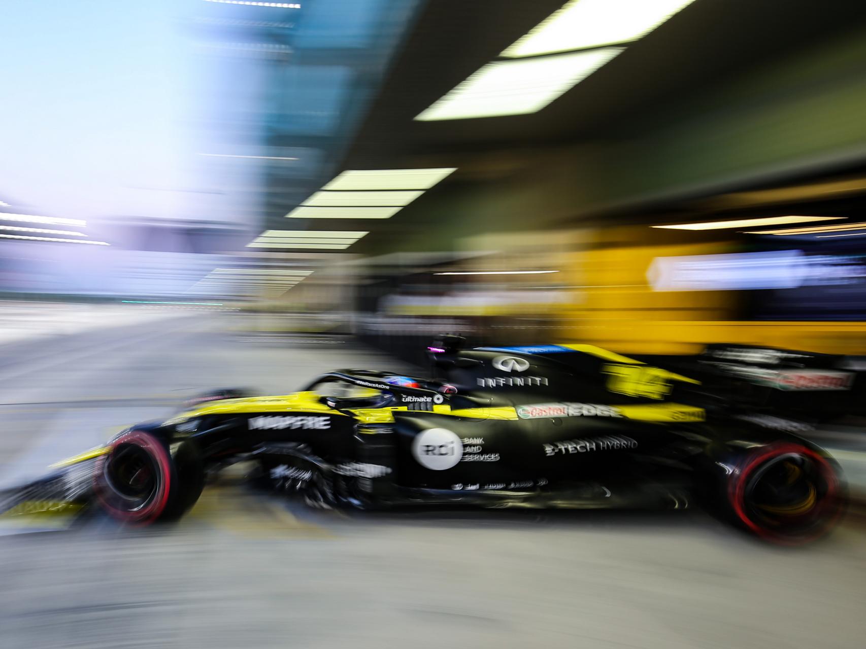 Así fue el test de Fernando Alonso con el Renault RS20 en Abu Dhabi