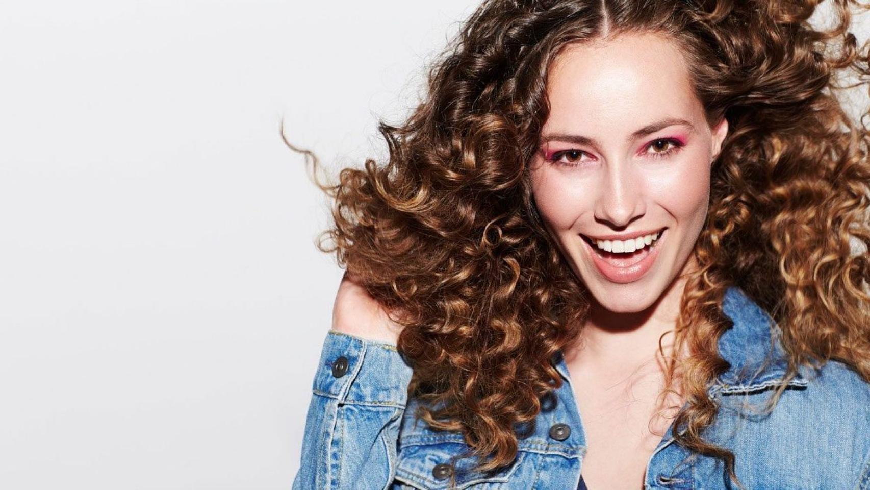 El rizo ochentero se impone entre las tendencias 'curly'