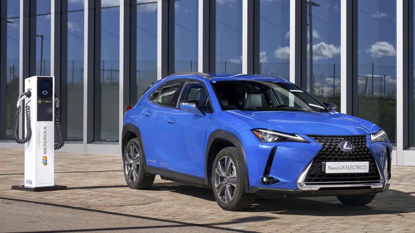 Lexus comienza las entregas de su primer eléctrico, el UX 300e ya es una realidad
