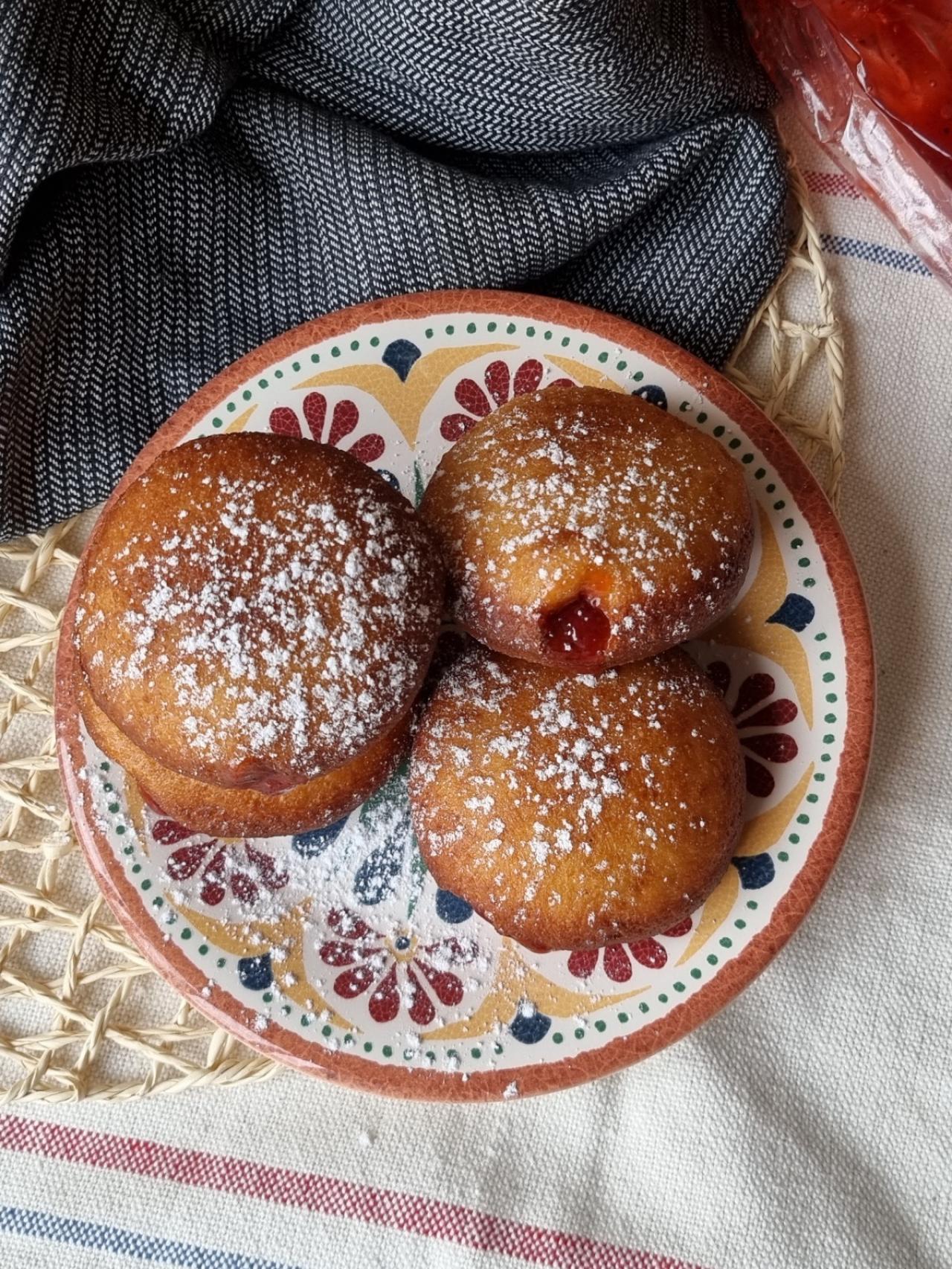 Donuts rellenos de fresa, receta secreta para triunfar con el postre
