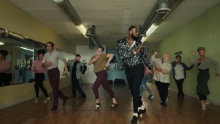 Vídeo: LeBron James revienta las redes sociales bailando salsa: ¡cómo ...
