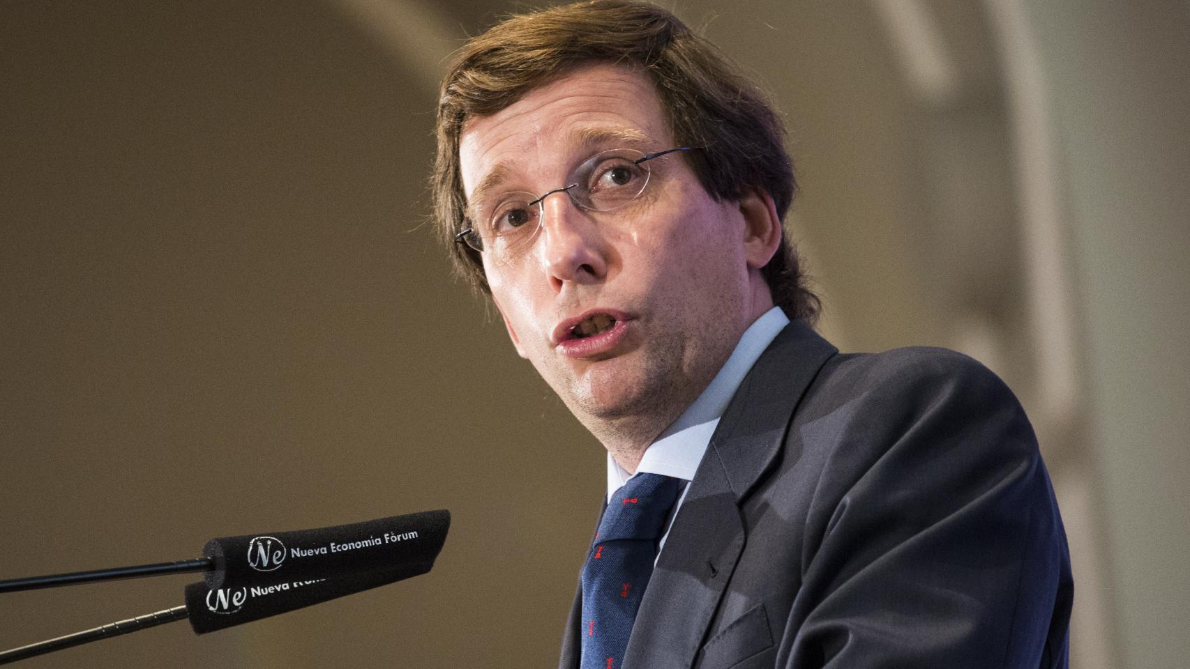 Los mejores 'memes' de la peregrinación de Martínez Almeida por el ...