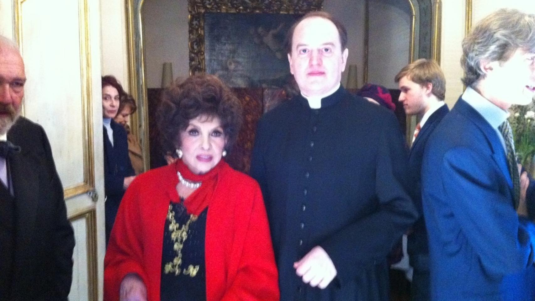 La nueva vida del Padre Apeles, 'exiliado' en Roma por el ...