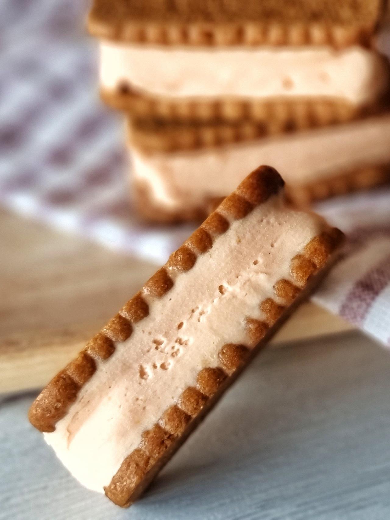 Sándwich helado de mango y galleta, una receta fácil para hacer en casa