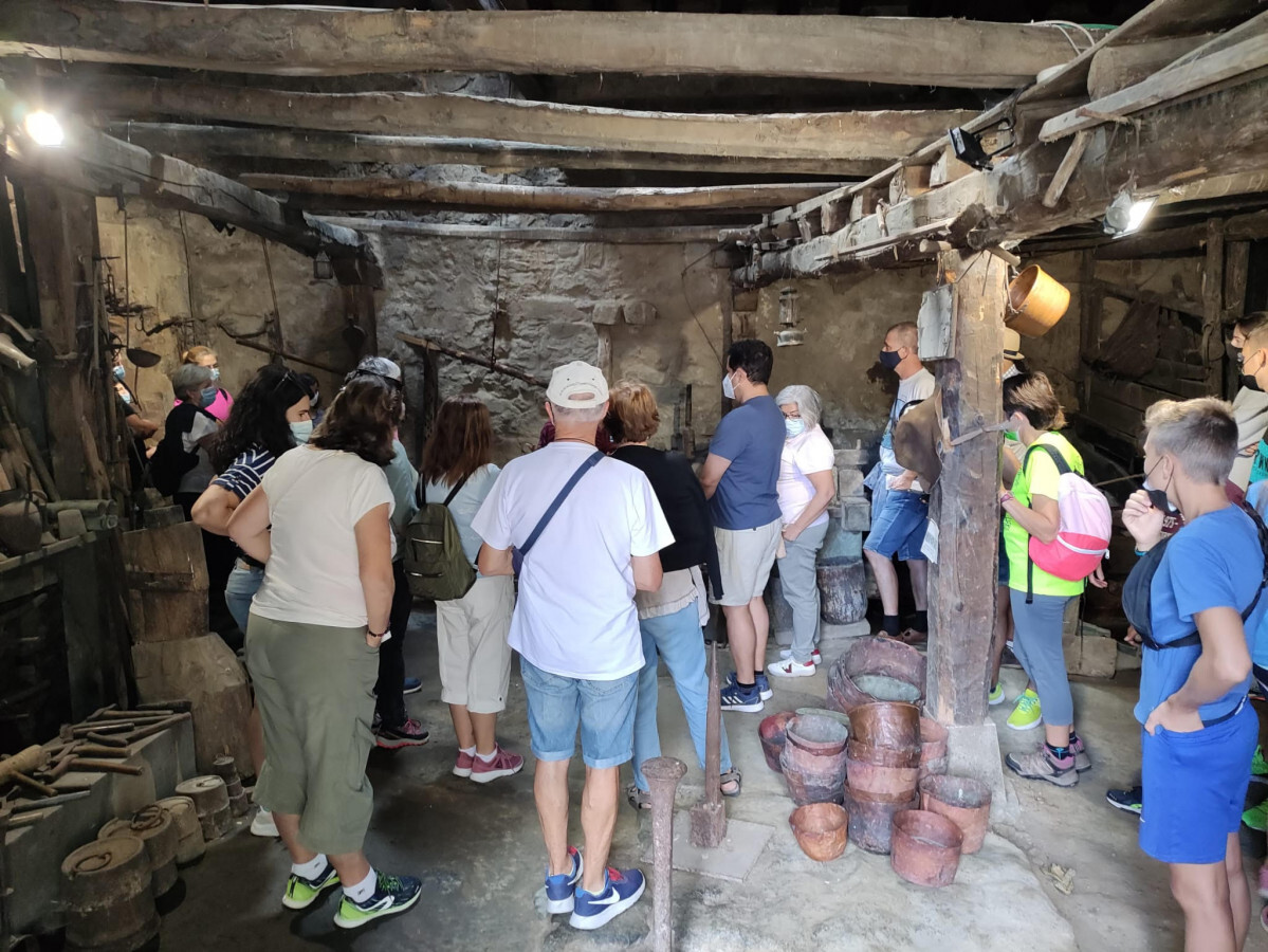 El santuario de Collado Hermoso y el martinete de Navafría asombran a ...