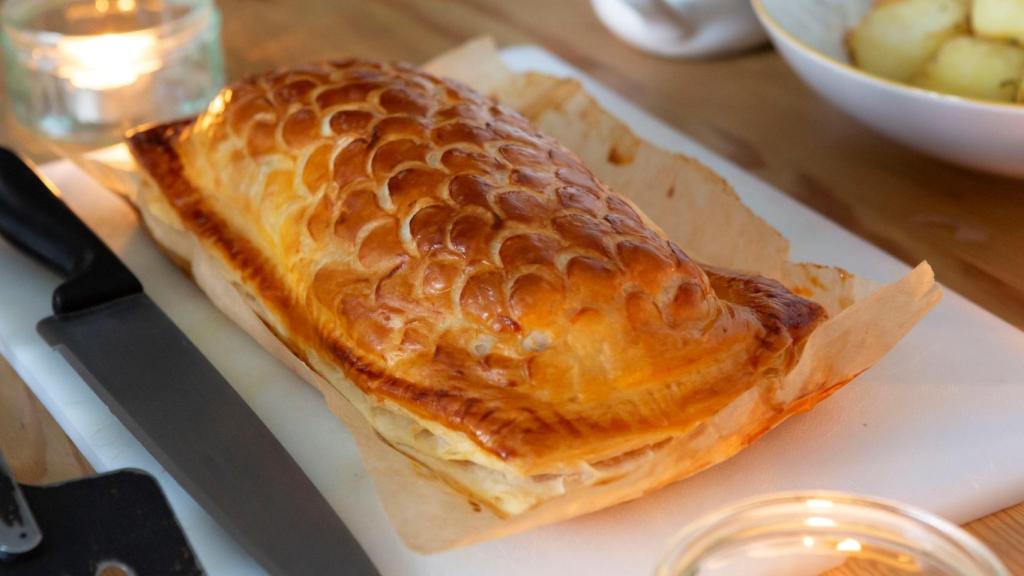 Salmón en costra con salsa choron, receta de alta cocina para principiantes