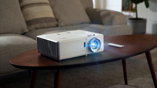 Este proyector adapta el color de la imagen al de tu pared: adiós al ...