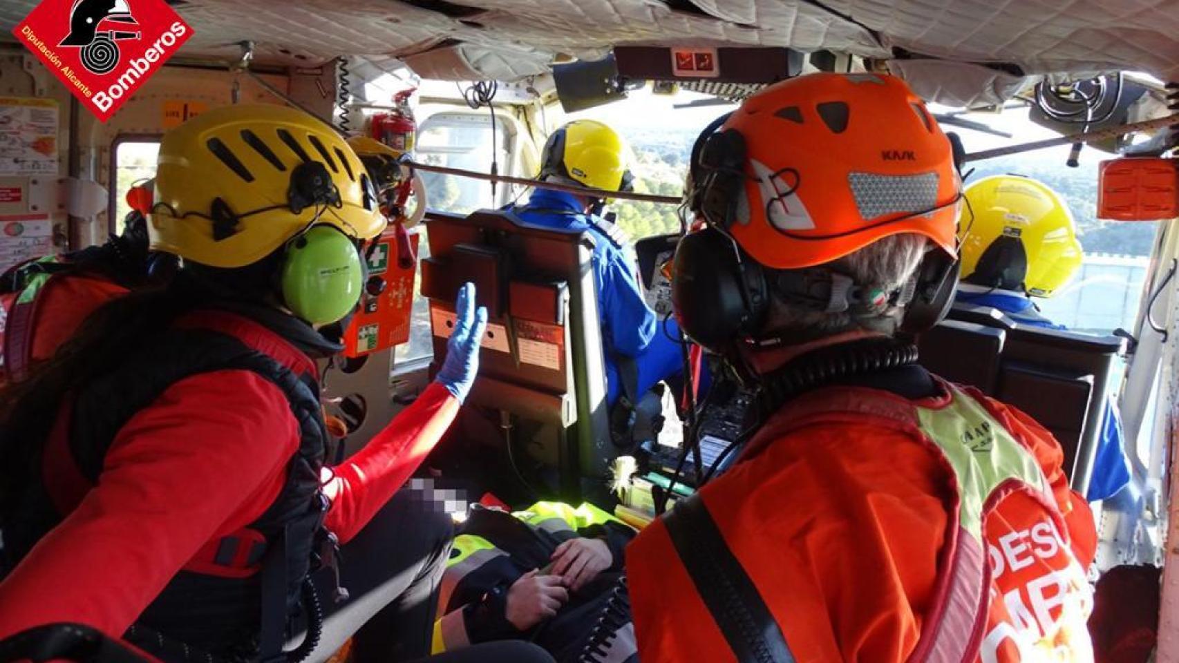 Espectacular rescate a dos pilotos que se habían hundido con un ...
