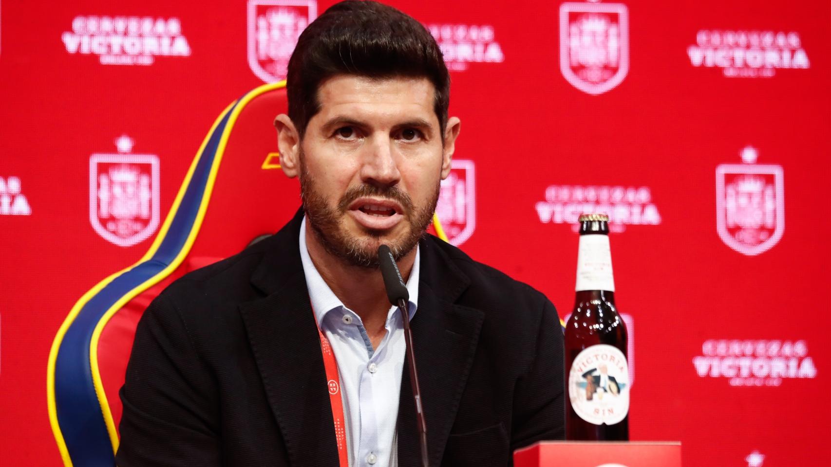 Albert Luque: "Al hombre siempre le ha gustado el fútbol más que a la ...