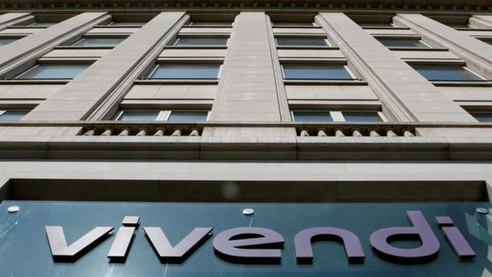 Vivendi impugnará la venta de la red fija de Telecom Italia a KKR por ...