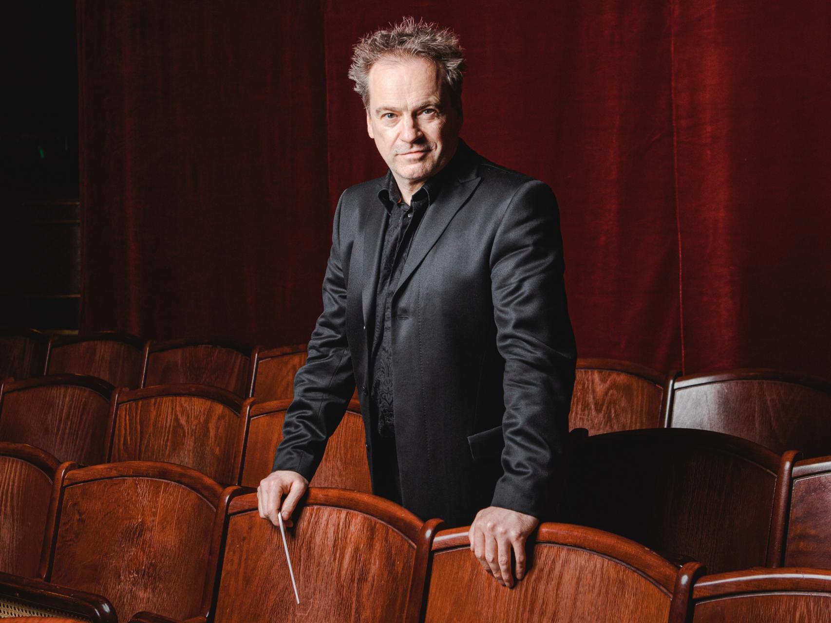 Jonathan Nott: "Para dirigir a Mahler no hay que fiarse ni de uno mismo”