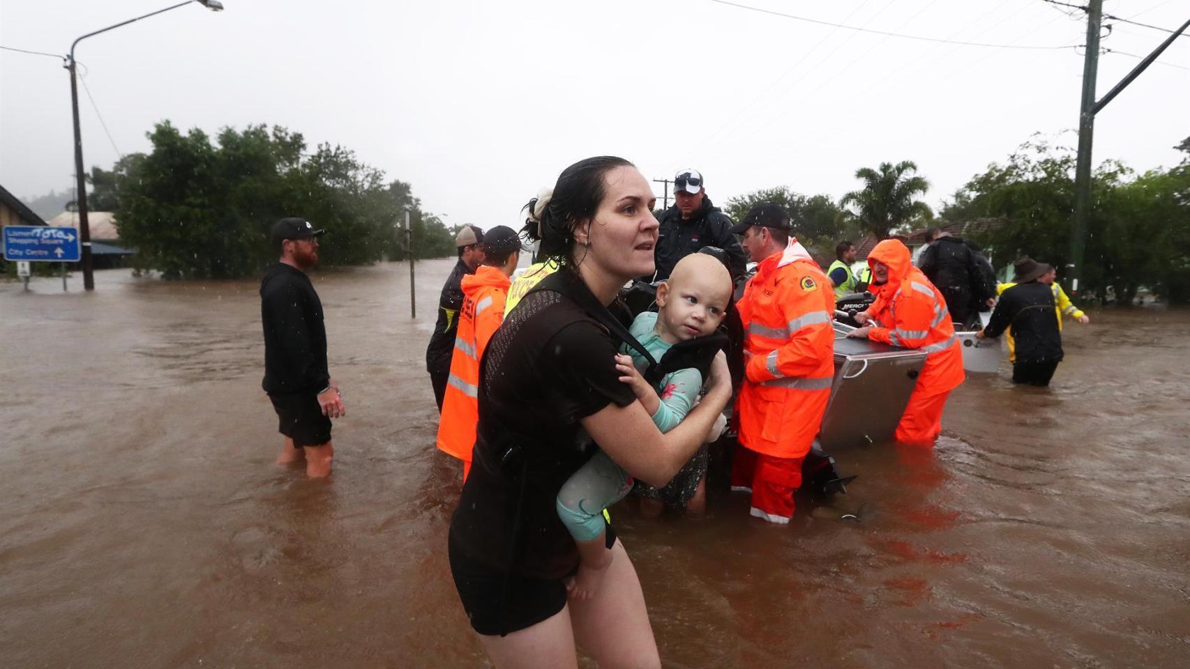 Las Lluvias Inundan Australia 9 Muertos 40 000 Evacuados Y Un