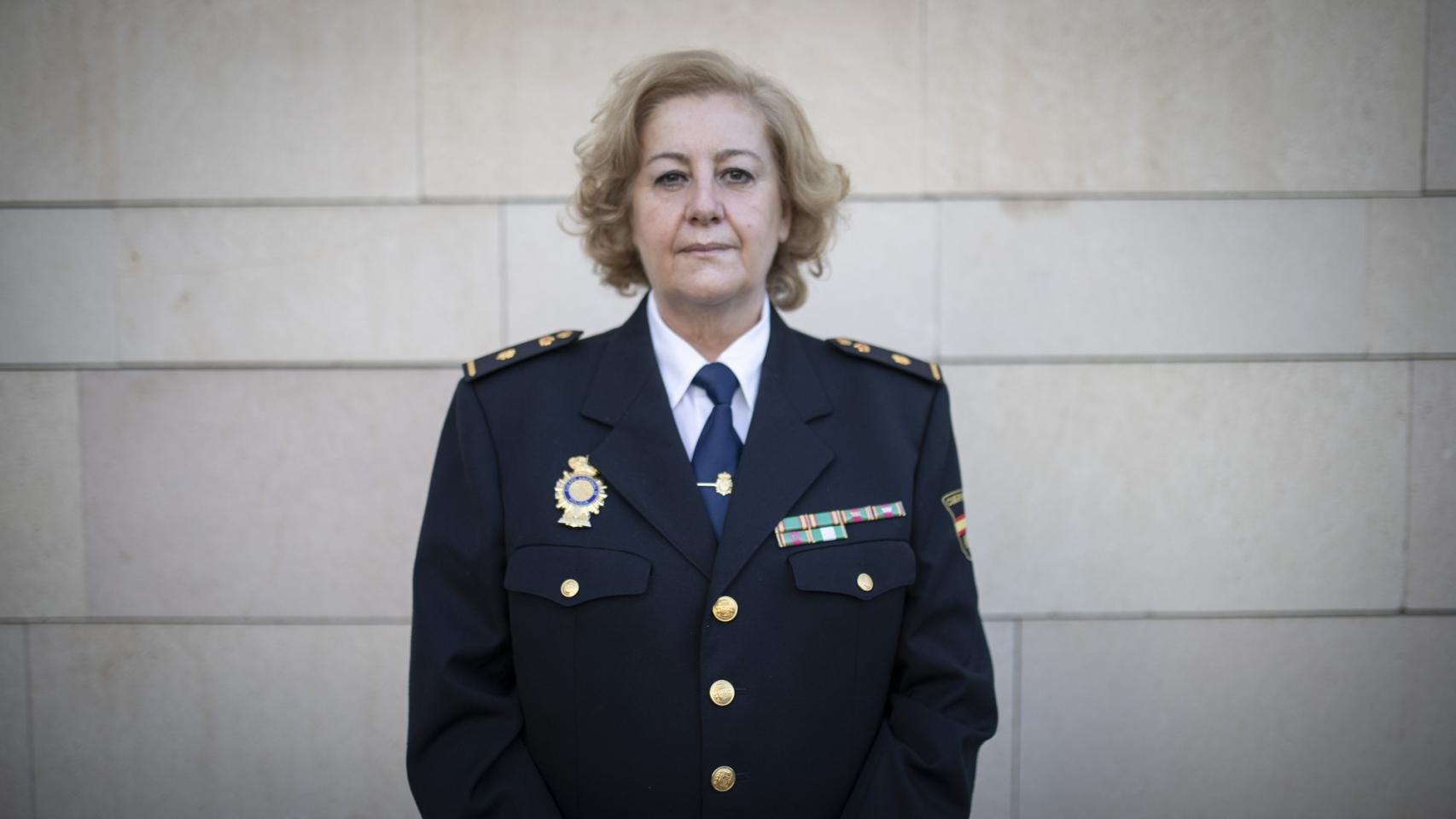 Pioneras de la valentía: 8 mujeres policías premiadas por su heroísmo y ...