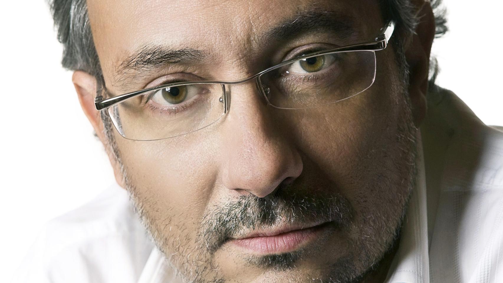 El escritor recopila los artículos reunidos en su blog de Zenda Libros ...
