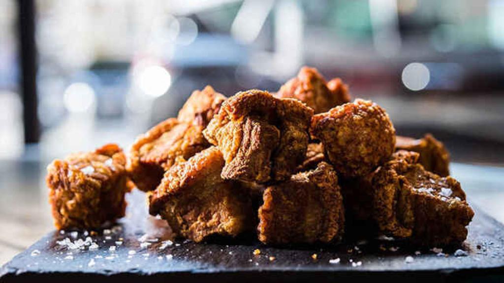 Estos son los cinco mejores bares y restaurantes para comer torreznos ...