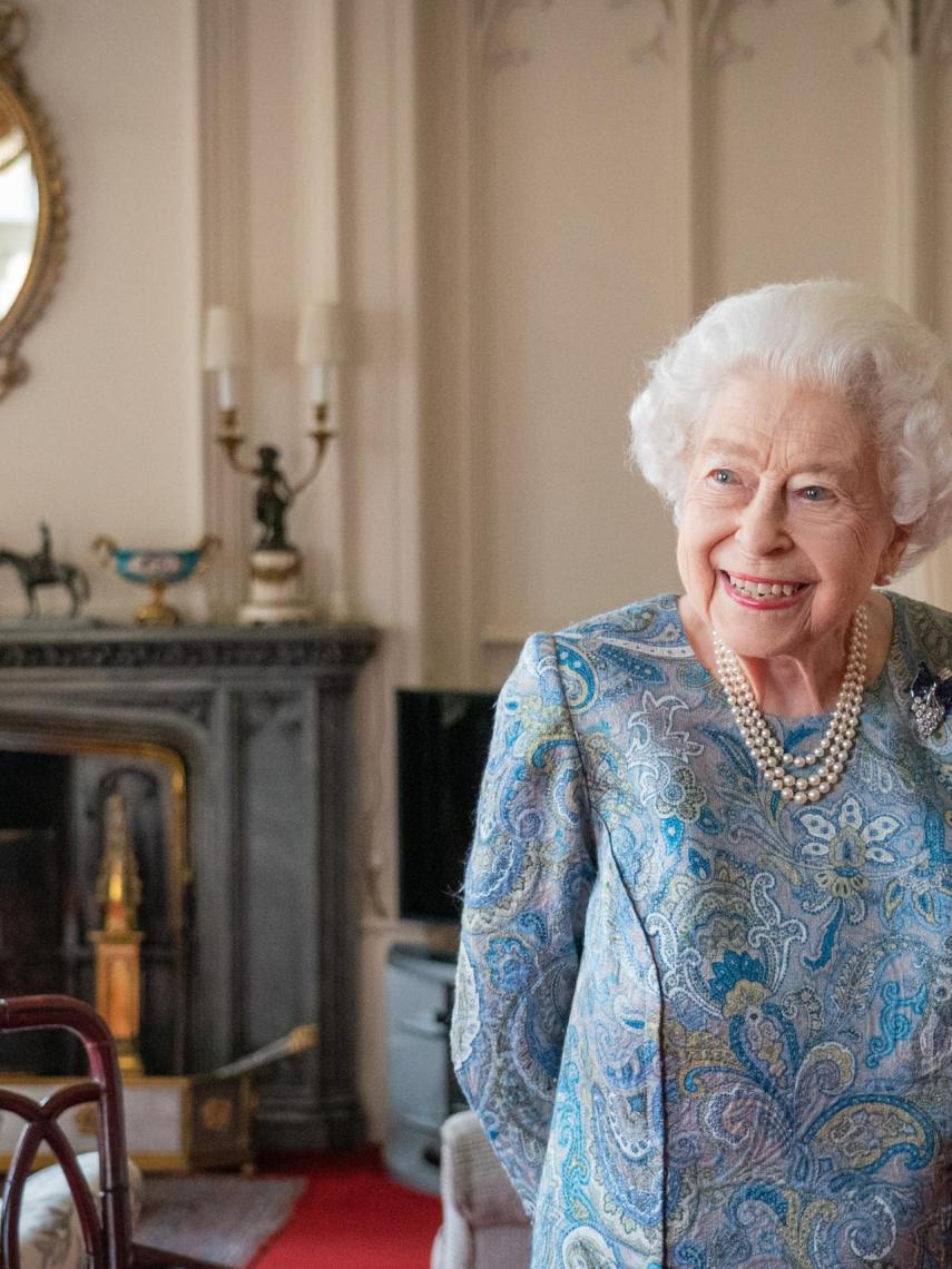 La sonrisa 'cambiante' de la reina Isabel II: por qué su dentadura se ...