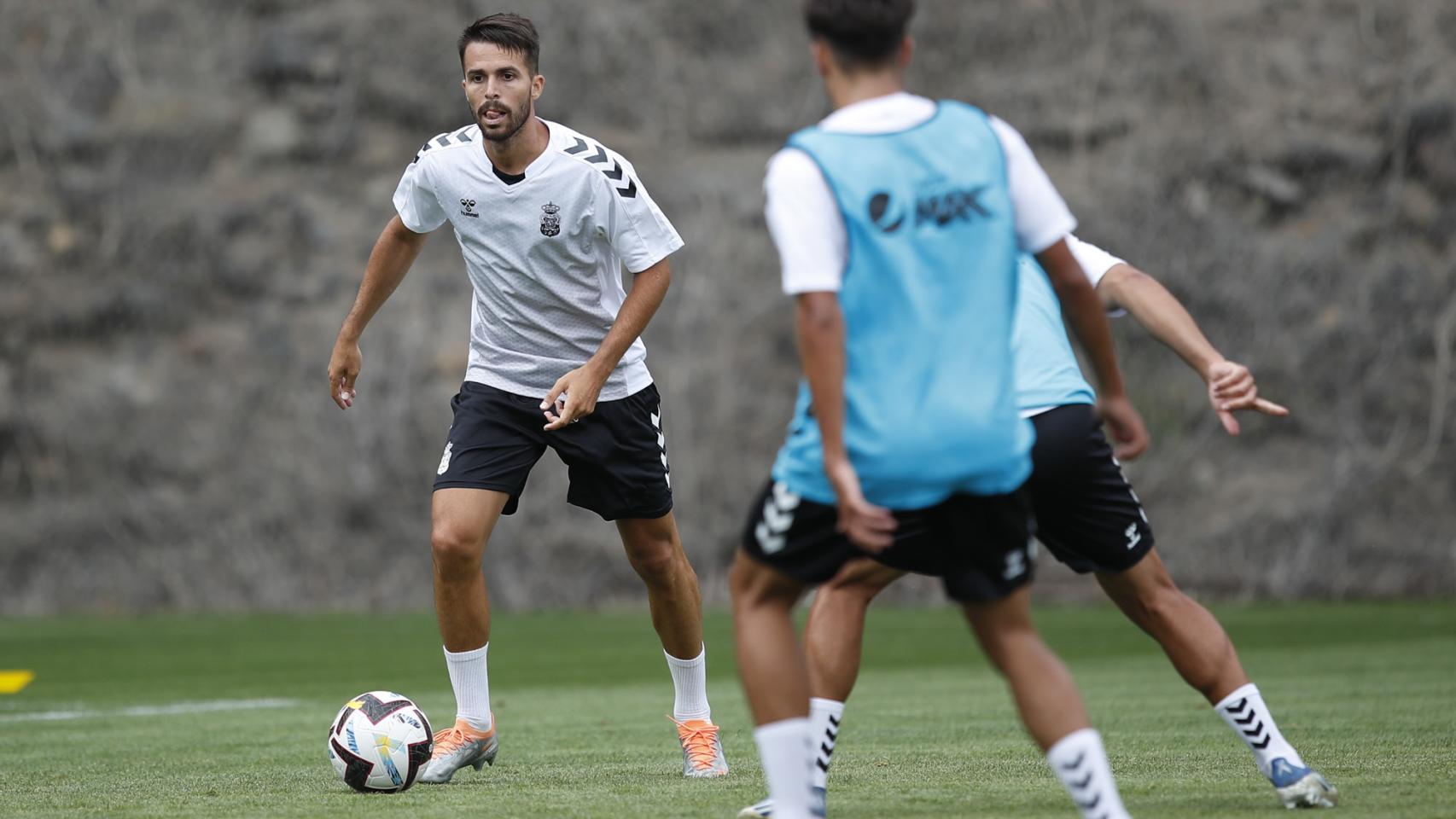 Kirian Rodríguez, jugador de Las Palmas, anuncia que padece cáncer ... Kirian Rodríguez, jugador de Las Palmas, anuncia que padece cáncer ...