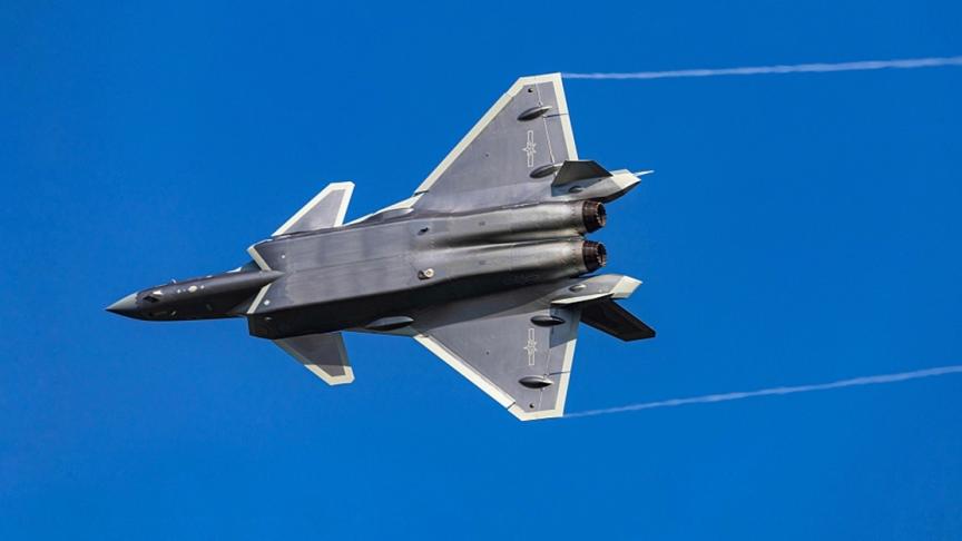 Así es el caza J-20, el 'Dragón Poderoso' que lidera la potente fuerza aérea china ante Taiwán