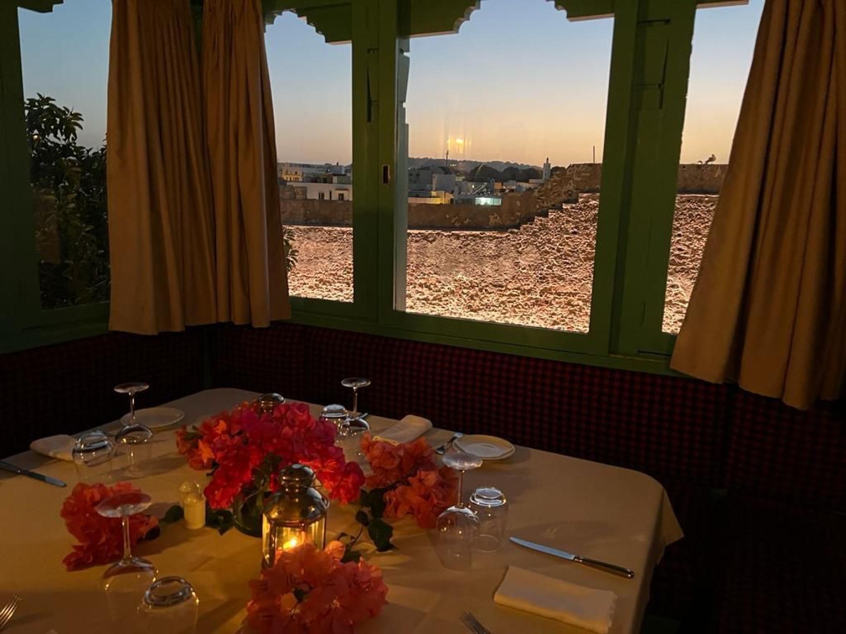 La torre de Morocco Club: una cena inolvidable con vistas a Tánger solo ...