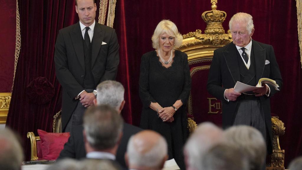 La gran tristeza de Camilla: riguroso luto y solemnidad en su primer ...