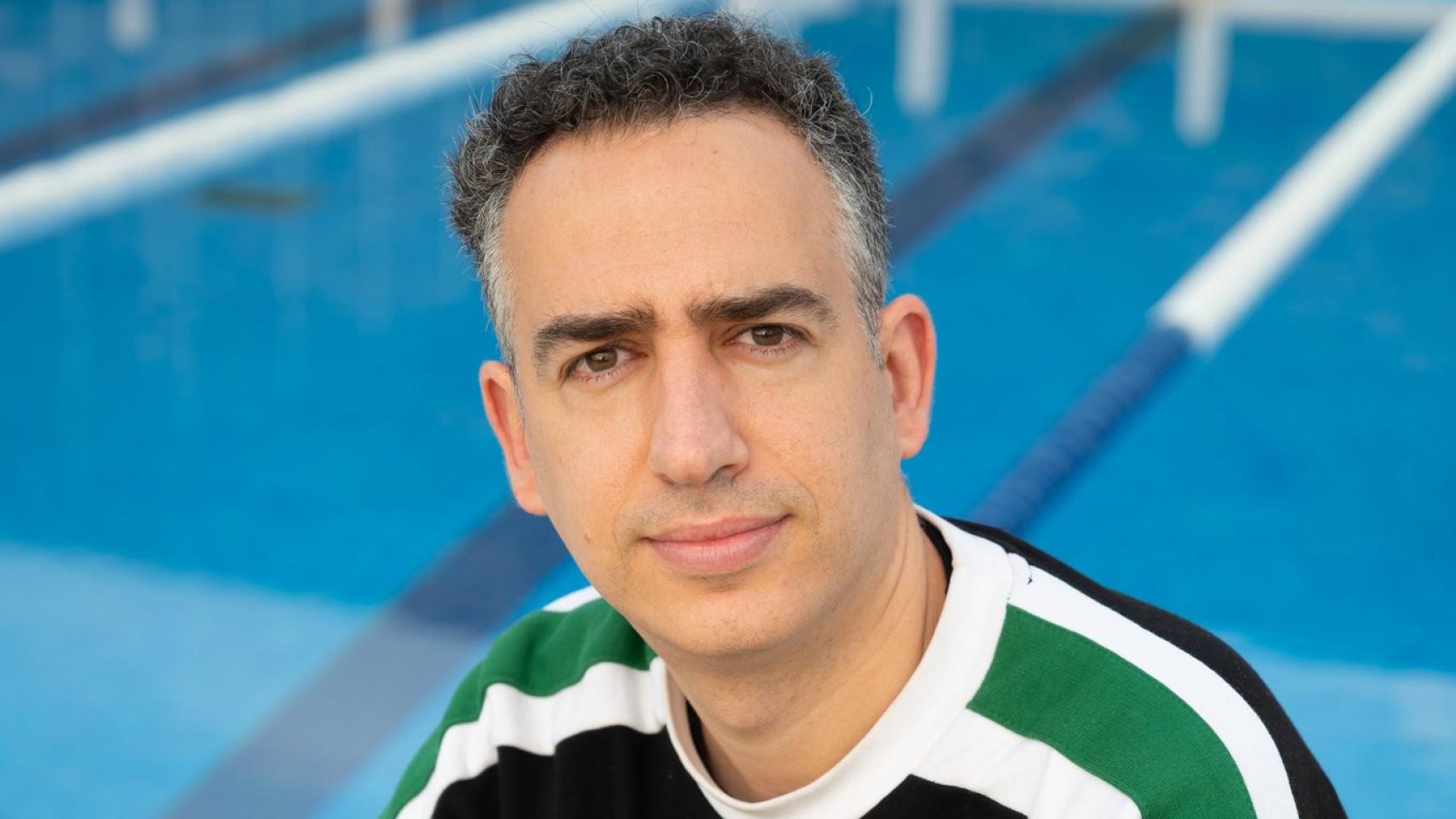 La sorprendente primera novela de Andrés Lomeña: la natación como ...