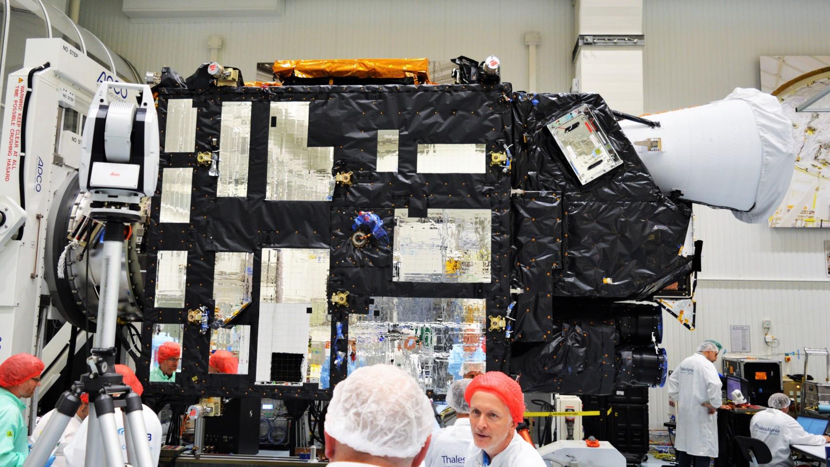 En las entrañas del nuevo Meteosat: el satélite con firma española para ...