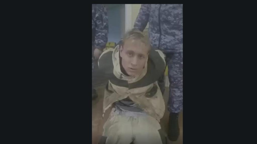 Pánico en un centro de reclutamiento de Rusia: un joven tirotea a un ...