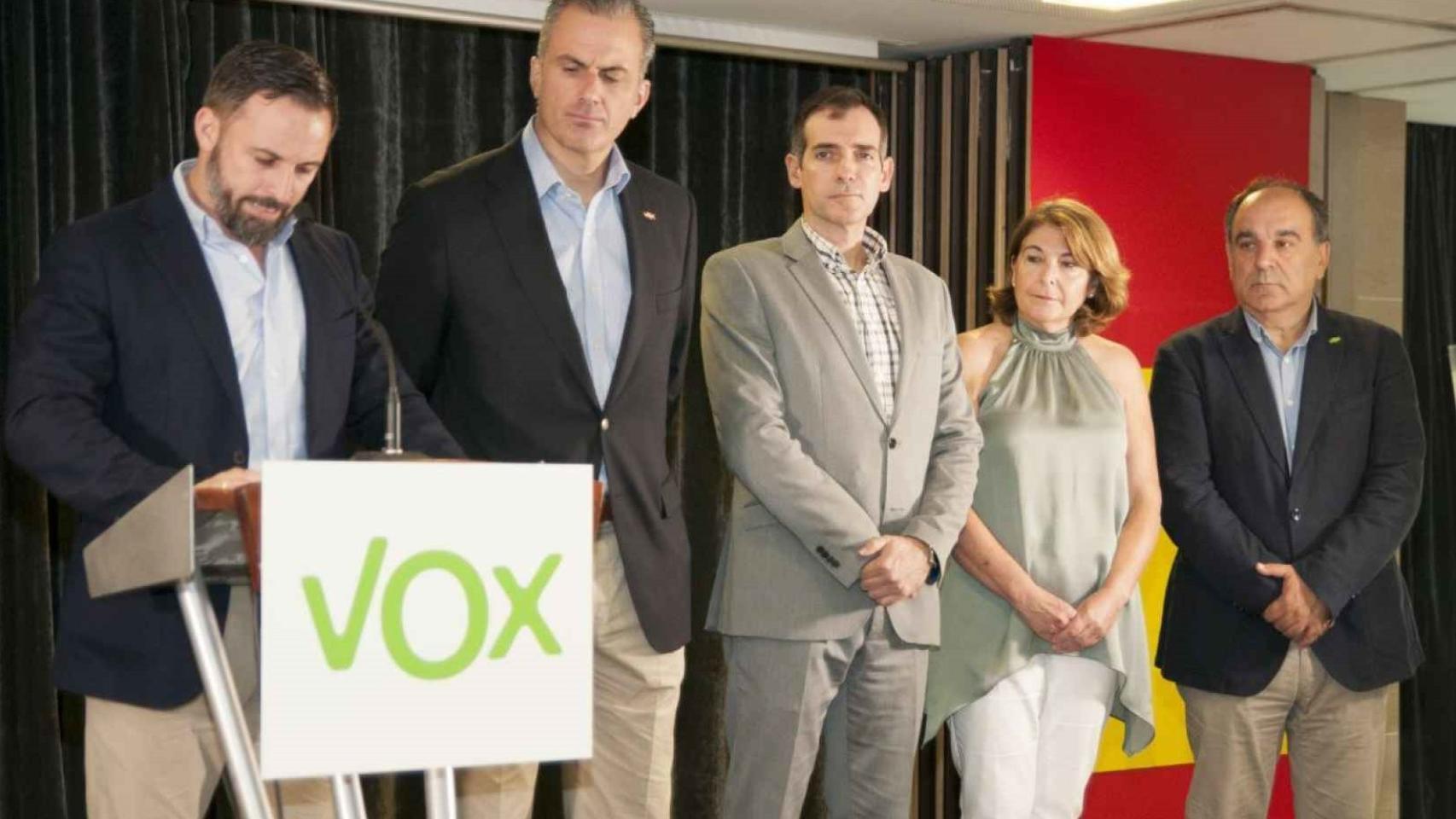 Abascal se queda con un solo diputado en Murcia tras el portazo a Vox ...