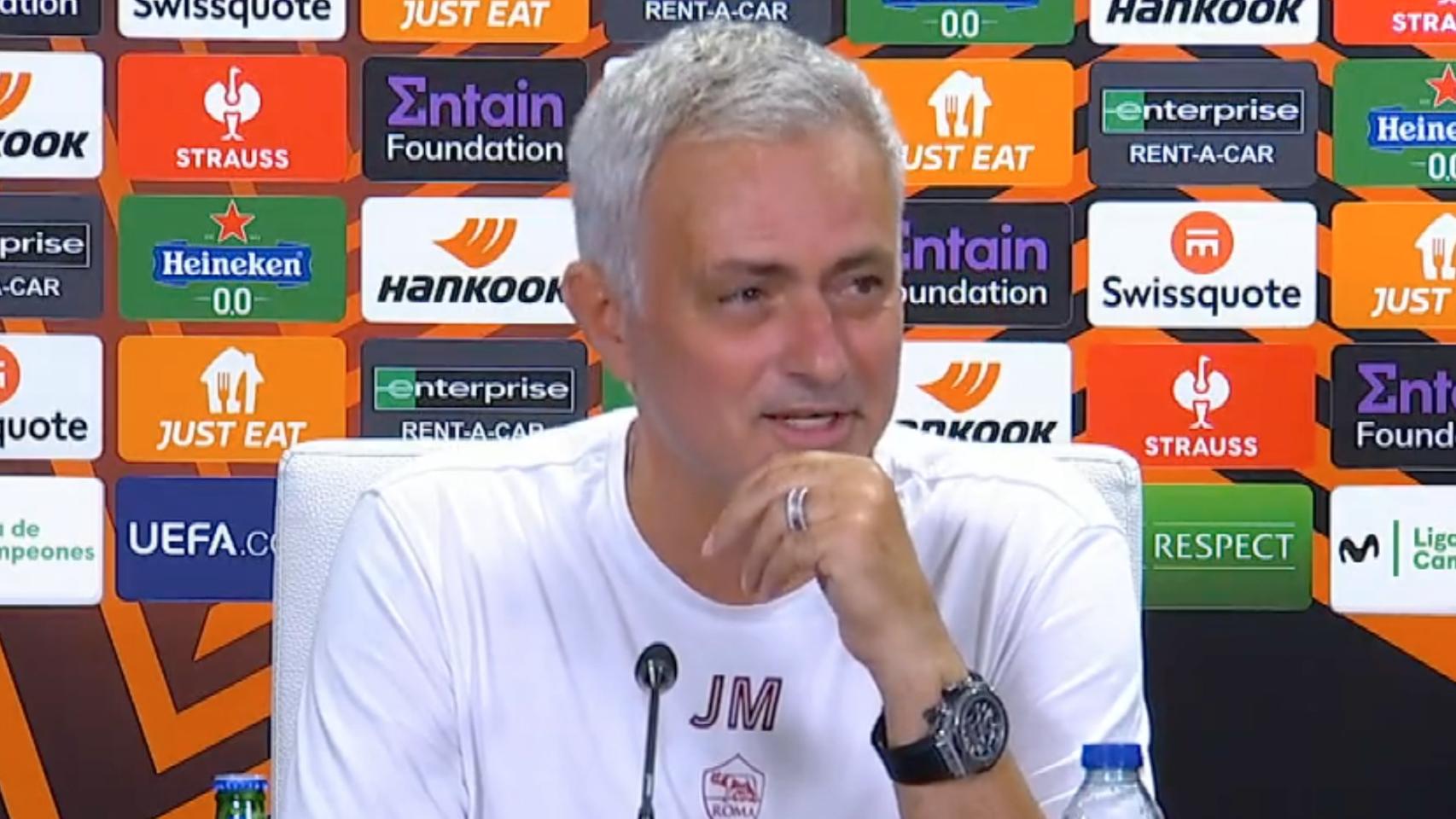 Vídeo: Mourinho retrata al Barça: "Van a llegar los tiburones ...