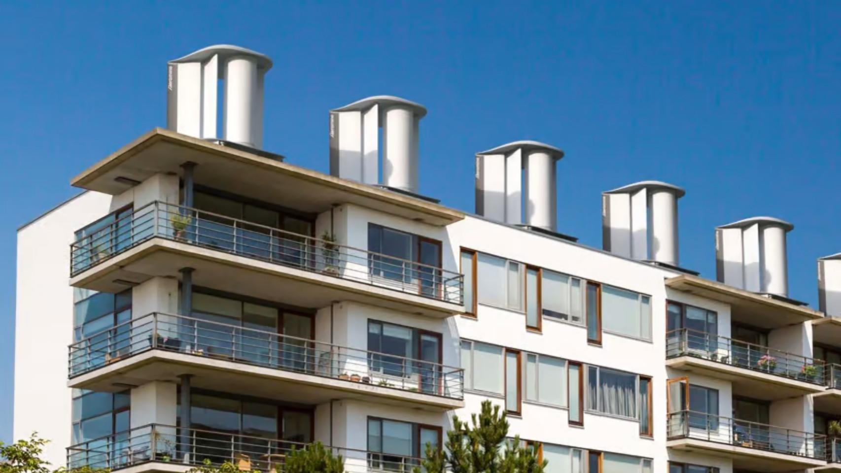 El aerogenerador para jubilar las placas solares en casa: 50% más ...