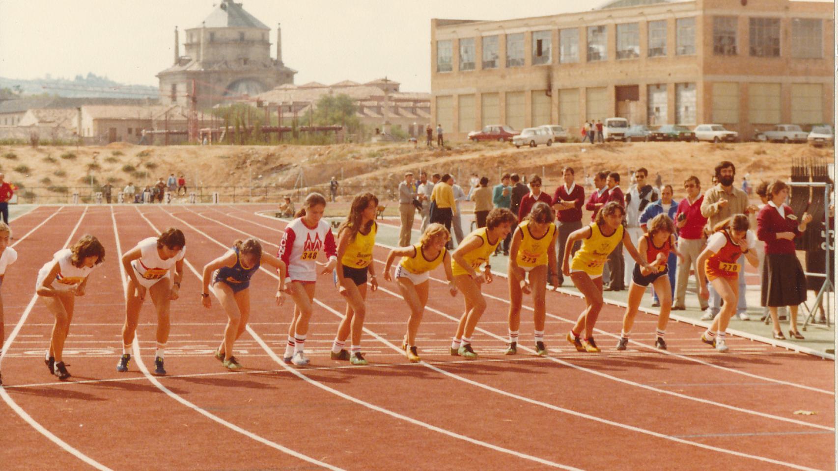 Las curiosas fotos del estreno de la pista de atletismo del Salto del ...