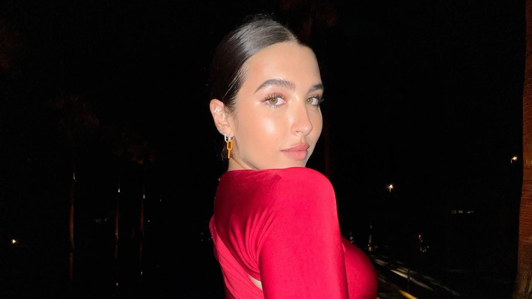 Alba Díaz, espectacular con un atrevido vestido rojo que resalta su figura