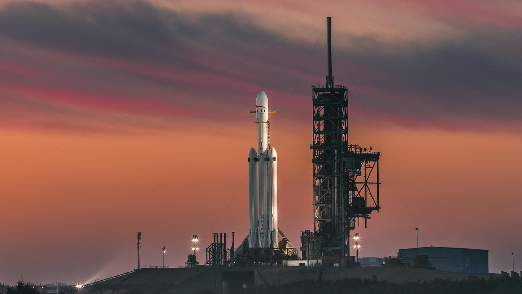 Así es el Falcon Heavy: el cohete gigante de Elon Musk despega de nuevo ...