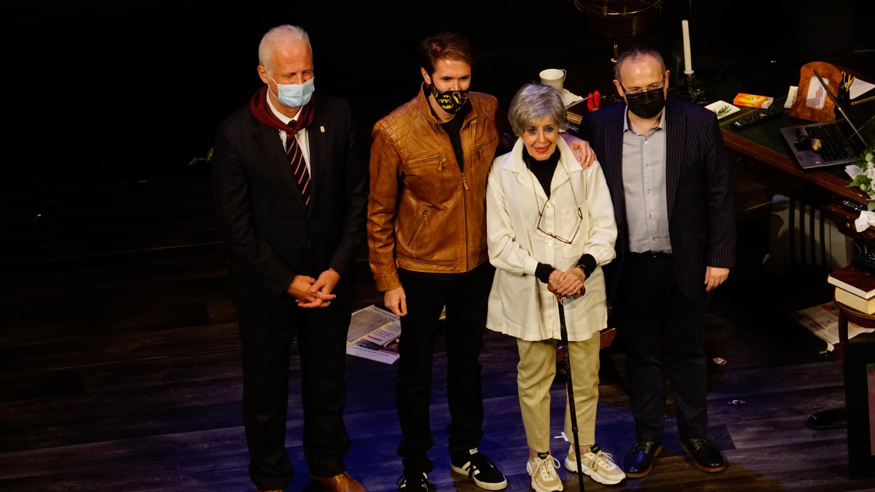 Manuel, el hijo de Concha Velasco, responde a los rumores sobre la ...